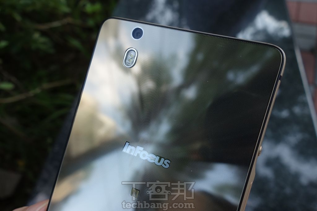 InFocus M810 重點機：超乎期待的美型高階平價機 | T客邦