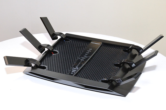 Netgear Nighthawk X6 R8000 無線路由器將在台開賣，三頻機種大戰近了 | T客邦
