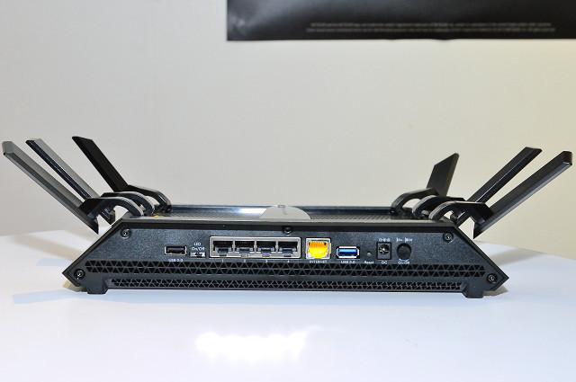 Netgear Nighthawk X6 R8000 無線路由器將在台開賣，三頻機種大戰近了 | T客邦