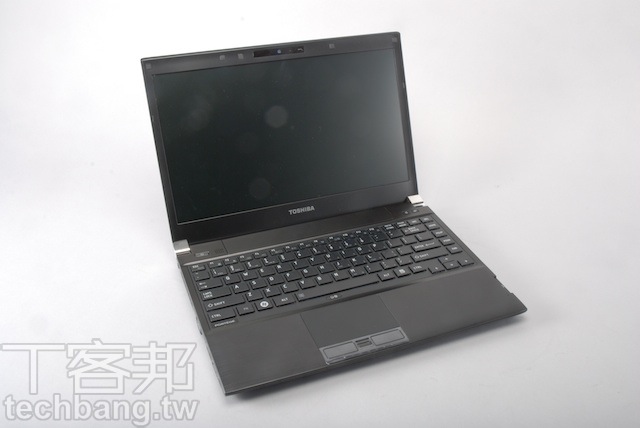 Toshiba Portege R700：搶先評測世界最輕13吋筆電 | T客邦