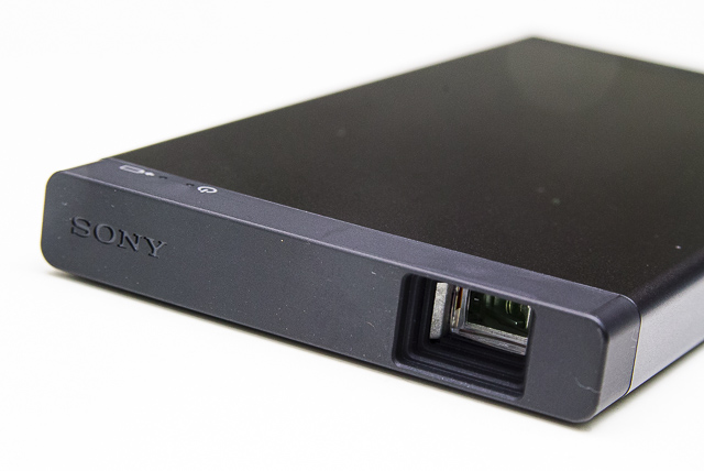 行動微型投影機時代來臨！Sony MP-CL1 雷射投影機一手試玩 | T客邦