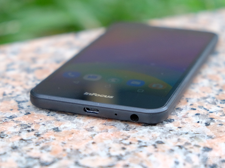 免四千元！輕巧一手掌握的 InFocus M370 入門機動手玩 | T客邦