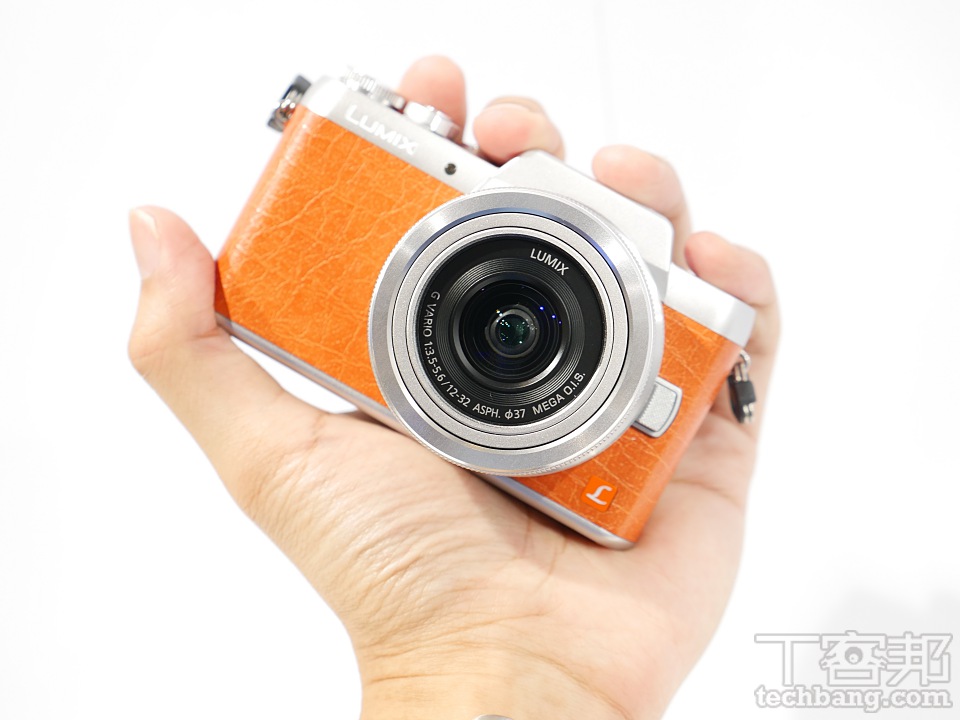 Panasonic Lumix GF8 強化自拍亮相，同步展出 Leica 超望遠變焦 100-400mm F/4-6.3 | T客邦