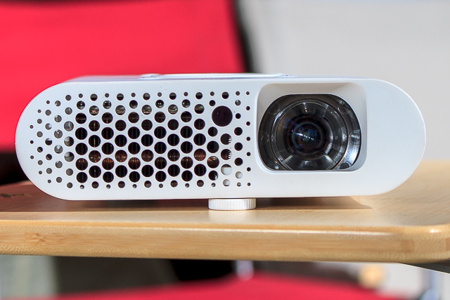 露營新時尚，我的星空電影院，BenQ GS1 LED投影機 | T客邦