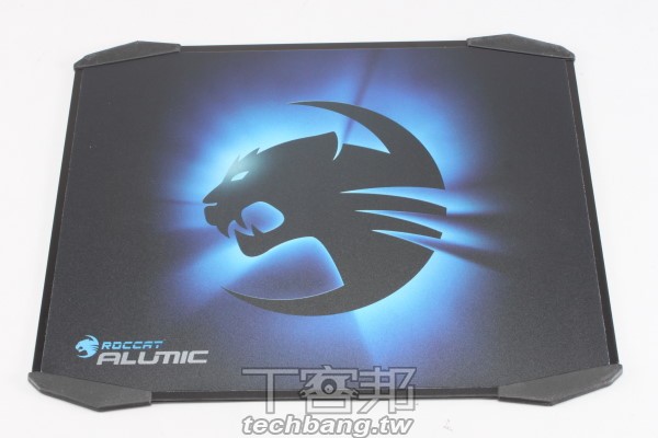 ROCCAT Alumic 最新款雙面遊戲鼠墊搶先玩 | T客邦