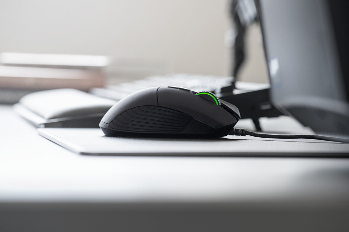 搭載可變阻力滾輪，Razer 推出針對 FPS 遊戲打造的 Basilisk 滑鼠 | T客邦