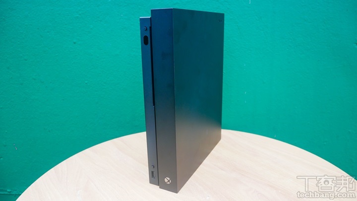 Xbox One X 評測：高階硬體讀取快速、4K HDR 遊戲畫面爽度十足 | T客邦