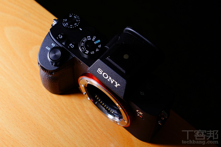 Sony A7R3 在台登場，4200 萬畫素 10fps 連拍要價 99,980 元 | T客邦