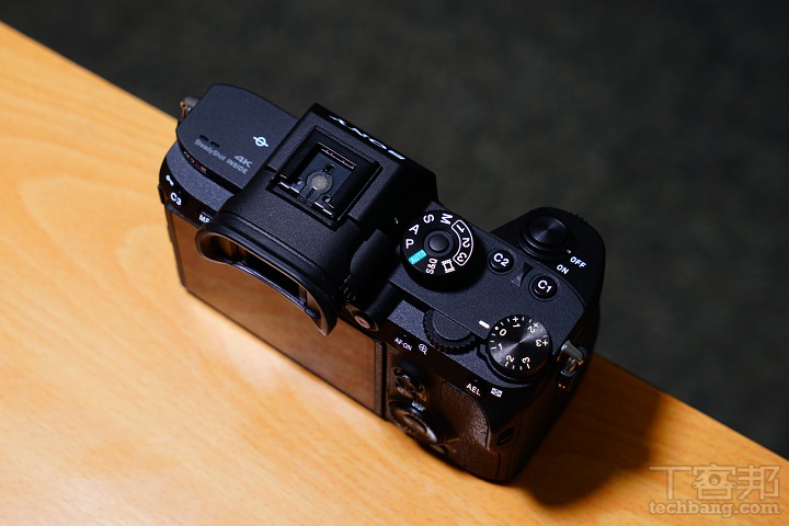 Sony A7R3 在台登場，4200 萬畫素 10fps 連拍要價 99,980 元 | T客邦