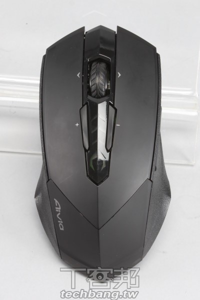 獨家！ 技嘉M8600 有線無線雙用電競鼠搶先玩 | T客邦