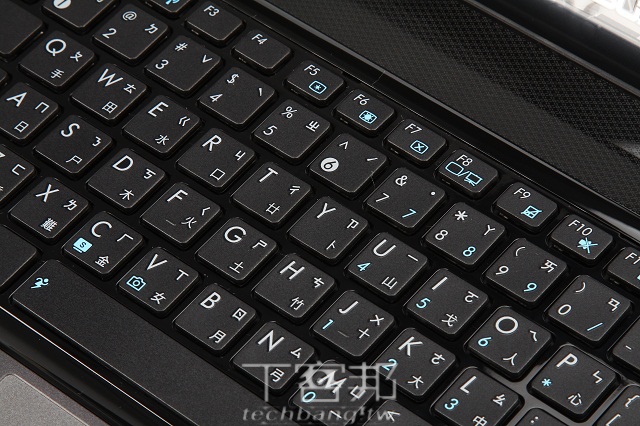 新輕薄長效筆電：Asus U31SD | T客邦