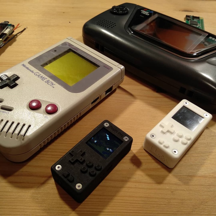 TinyPi Pro土砲迷你主機，在銅板大的螢幕上暢玩懷舊遊戲 | T客邦