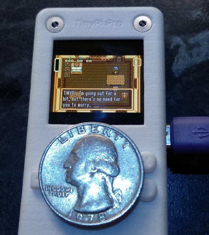 TinyPi Pro土砲迷你主機，在銅板大的螢幕上暢玩懷舊遊戲 | T客邦