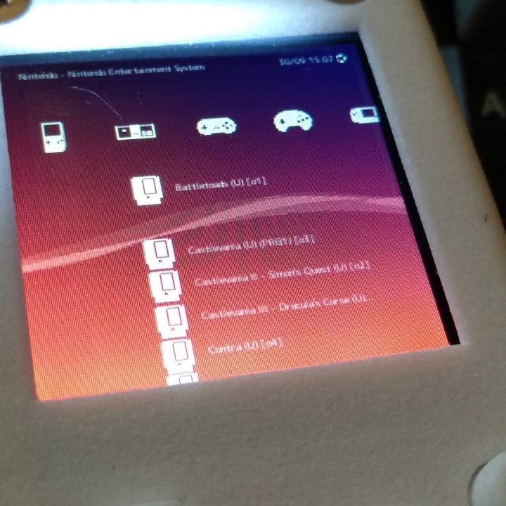 TinyPi Pro土砲迷你主機，在銅板大的螢幕上暢玩懷舊遊戲 | T客邦