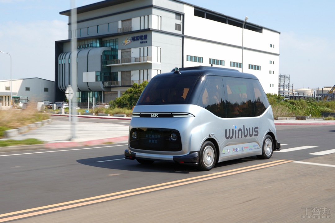 台灣首輛自主研發生產自駕小巴WinBus首航，初期將拓展彰化鹿港觀光路線 | T客邦