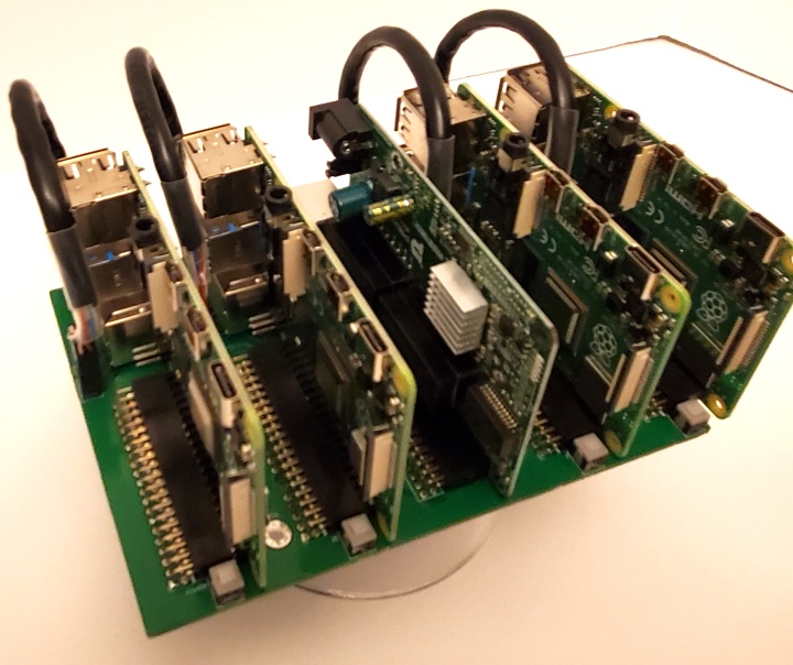 CloverPI 4合1控制版，整合操作4片Raspberry Pi | T客邦