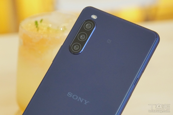 Sony Xperia 10 II 值得你買嗎？續航力、三鏡頭相機、夜拍功能實測 | T客邦
