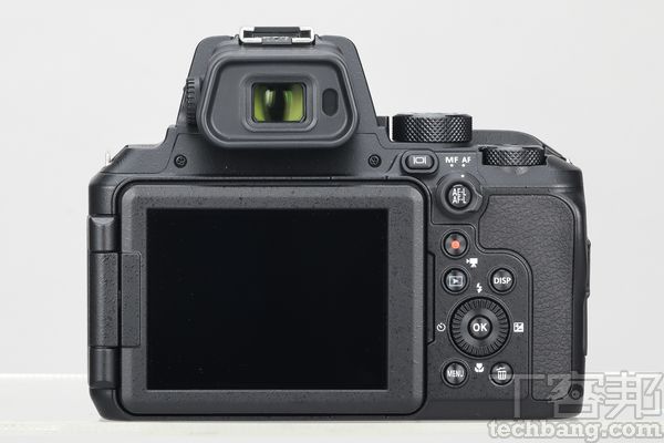 Nikon P950 擁有83倍變焦超望遠鏡頭，賞月觀鳥都行的隨身大砲王 | T客邦