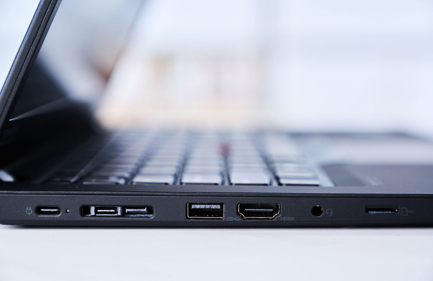 Lenovo ThinkPad T14 AMD 版開箱與深度評測：效能穩健，具備高性價比優勢的商務筆電新選擇！ | T客邦