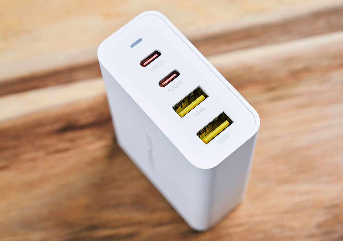 HyperJuice 100W 氮化鎵 GaN 快速充電器動手玩：體積迷你、功能全面，一顆搞定充電大小事！ | T客邦