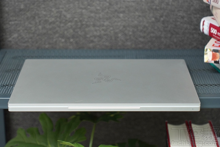 Razer Book 13 開箱評測：電蛇第一款非電競筆電，Intel Evo 平台認證 | T客邦