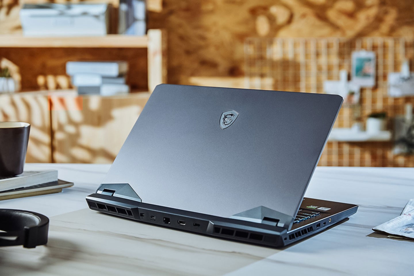 MSI 旗艦電競筆電 GE76 Raider 深度評測：升級版全景炫光燈效讓人一眼難忘！ | T客邦