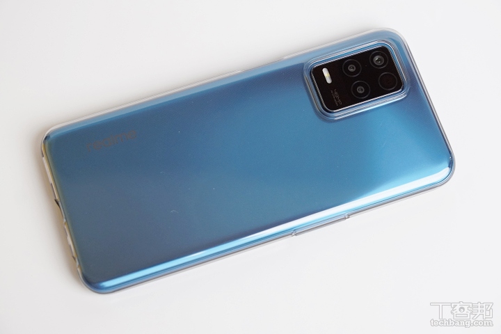 realme 8 開箱實測：6.5 吋 Full HD+ 大螢幕、4800 萬畫素 AI 三鏡頭，8,000 元有找的5G手機 | T客邦