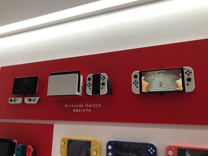 任天堂Switch OLED 下月8日發售，日本網友秀出多家零售店展出實機照 | T客邦