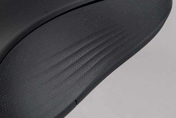 Logitech Signature M650 開箱評測：安靜順手的多工無線滑鼠，價格990元 | T客邦