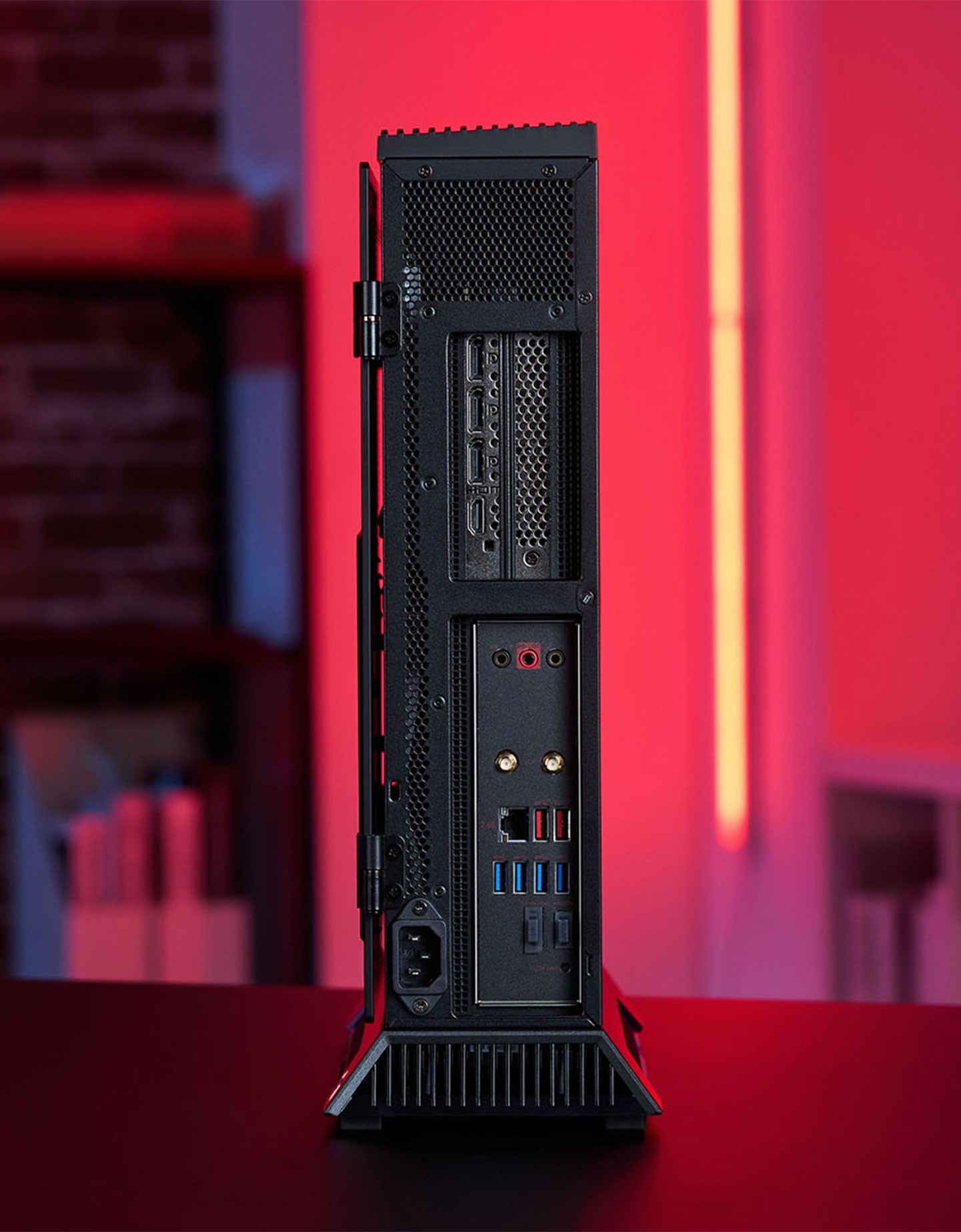 MSI MEG Trident X 12th 極致輕巧電競小鋼炮深度實測：尺寸不變但效能更頂天！ | T客邦