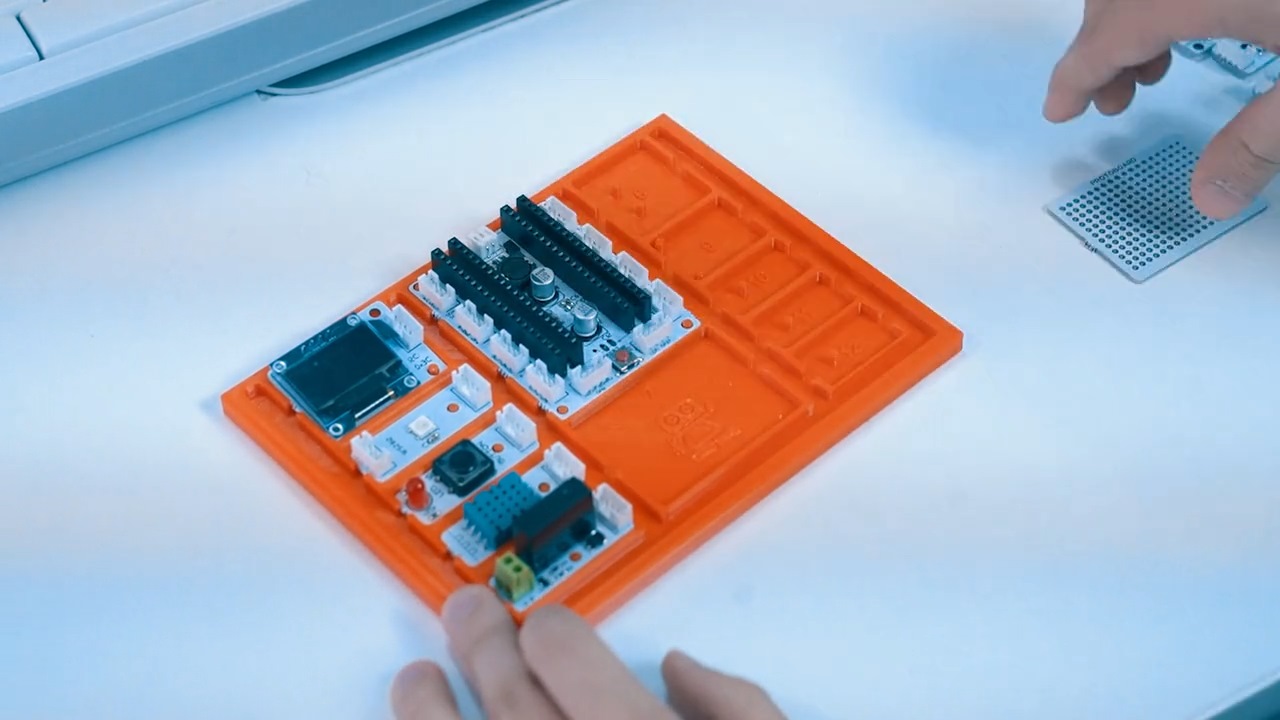PicoBricks模組化STEM教材，裝上Raspberry Pi Pico就可變身多種裝置 | T客邦