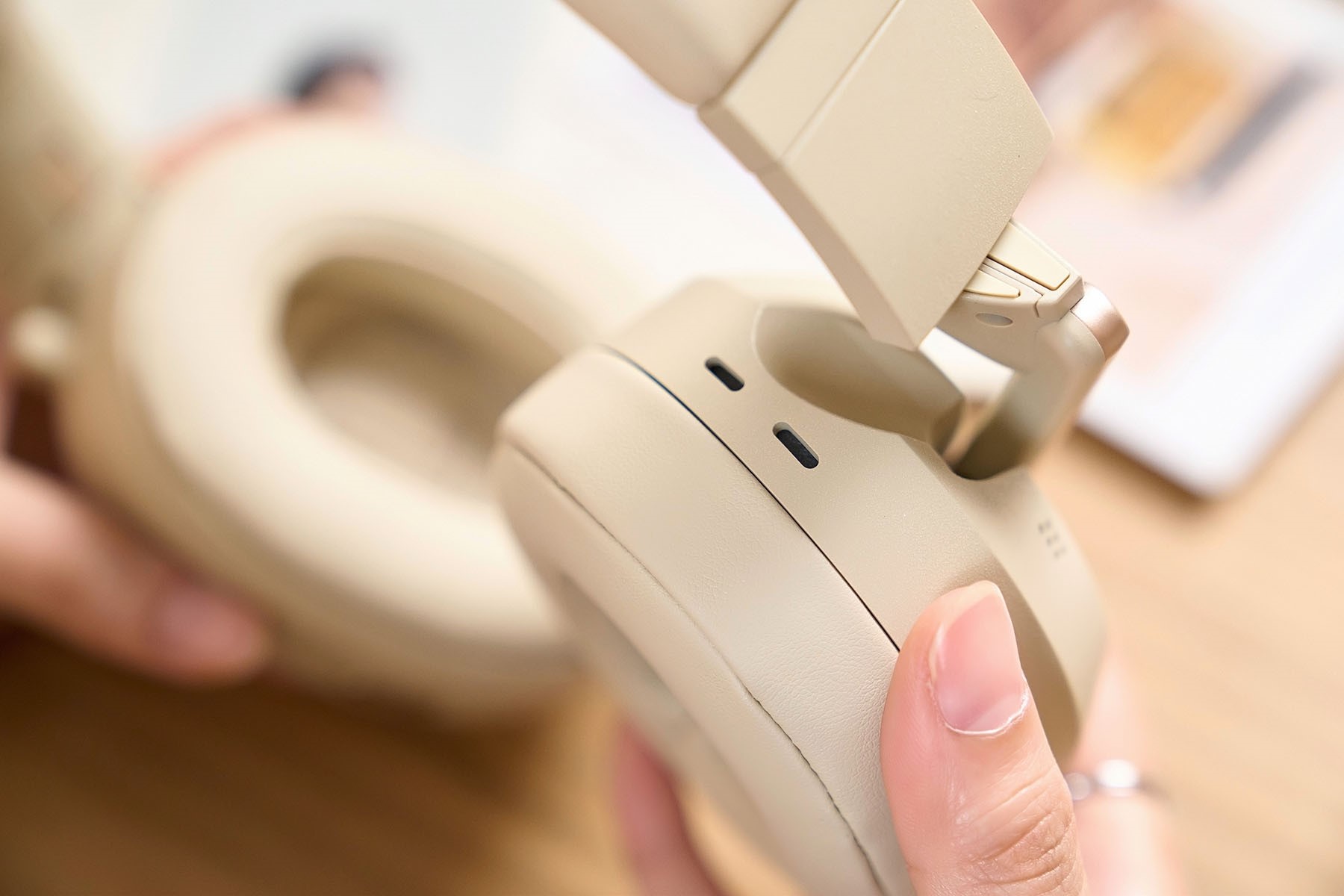 Yamaha YH-E700B 試聽：一款真正值得愛樂者擁有的藍牙無線耳罩式降噪耳機 | T客邦