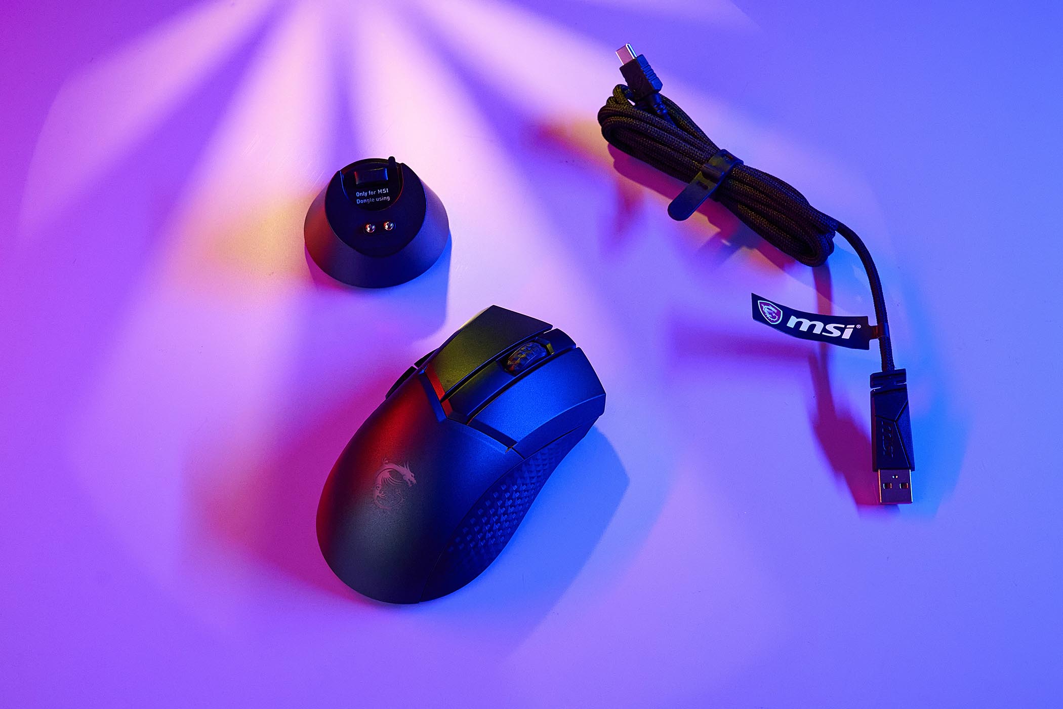 MSI CLUTCH GM51 輕量電競滑鼠系列開箱：有線、無線雙版本一次看，嶄新設計讓人眼睛一「亮｣、手感大加分！ | T客邦