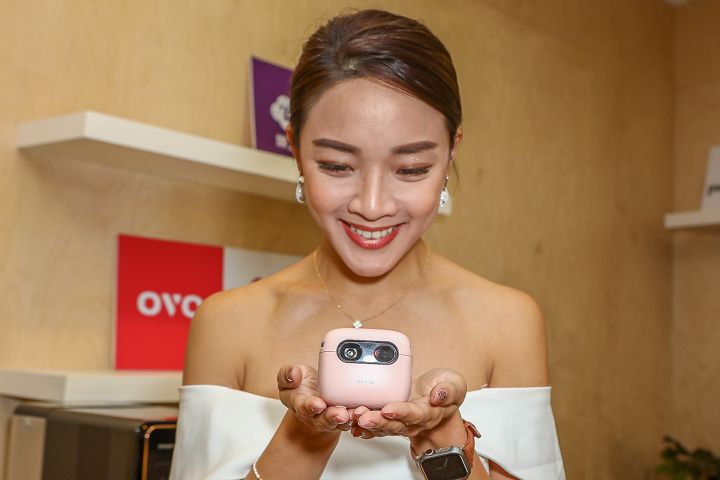 OVO 慶祝 10 週年，全新 B9 旗艦電視盒上市，售價 2,180 元，同步推出平價 75 吋菲涅爾抗光幕預購 | T客邦