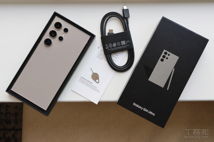 三星 Galaxy S24 Ultra 開箱評測：超頻版 S8G3 效能跑分、與S23 Ultra 規格比較，價格55900元的Android ...