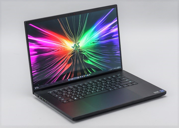 Razer Blade 16 2024 評測：旗艦效能、精品質感，超過 15 萬的電競筆電值得嗎？ | T客邦