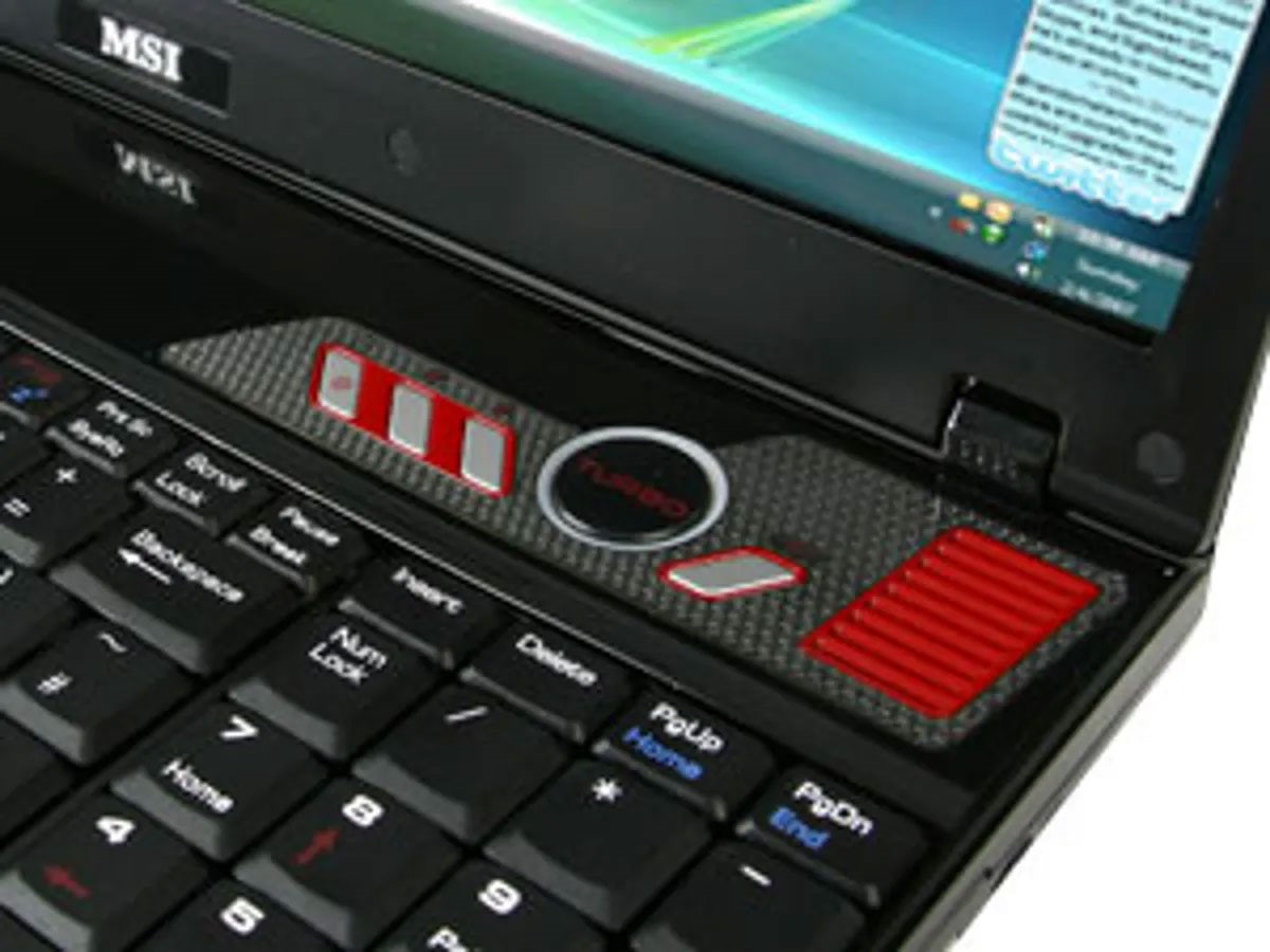 夢幻級跨界聯名筆電你買單嗎？日本殿堂級潮流品牌、性能跑車、經典遊戲大作通通入列！ | T客邦