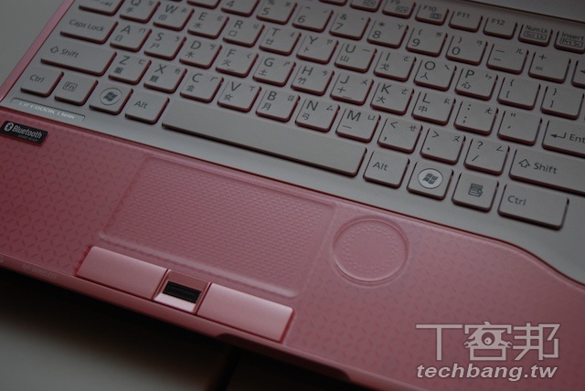 Fujitsu Ivy Bridge 筆電：Lifebook LH772 及 LH532 多色登場 | T客邦