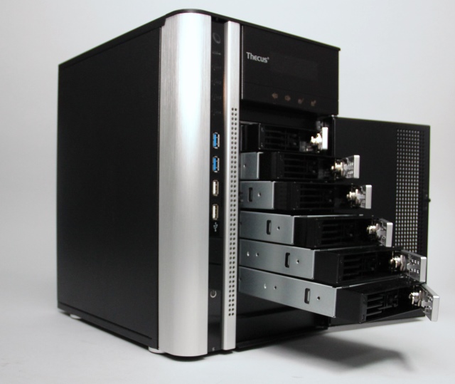 高效能 NAS Thecus TopTower N6850 實測，傳檔速度很犀利 | T客邦